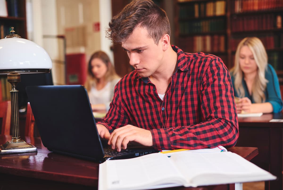 Mastering Thesis Formatting and Referencing